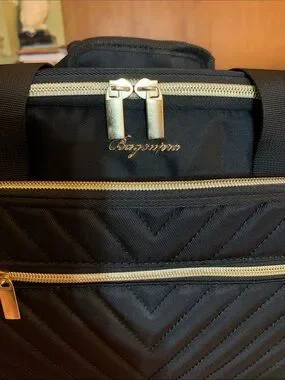 Bagsupra | Bags | Nwot Black Quilted Lunch Tote Bag With Gold Zippers ...